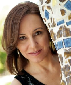 Kendra Shank : Biography